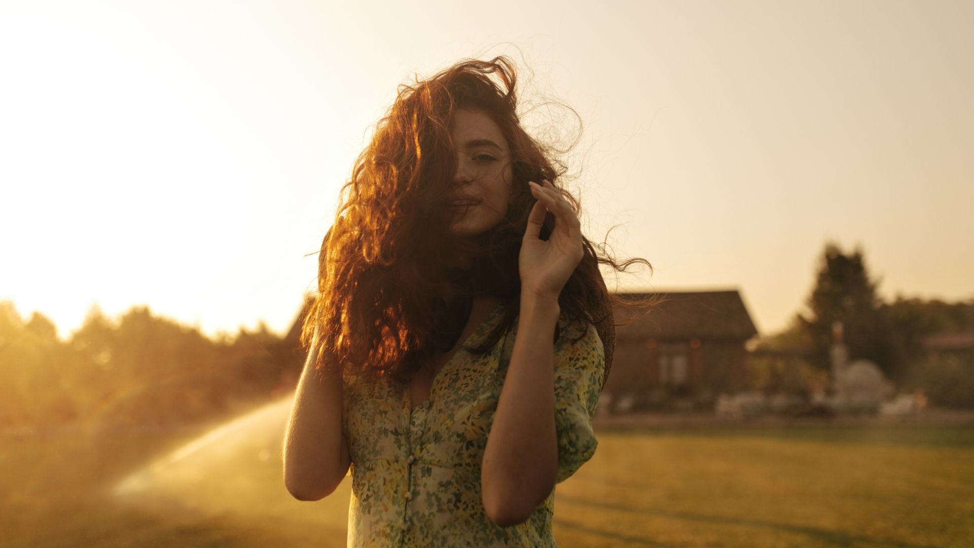 How to Add Volume to Your Hair - LatinUs Beauty